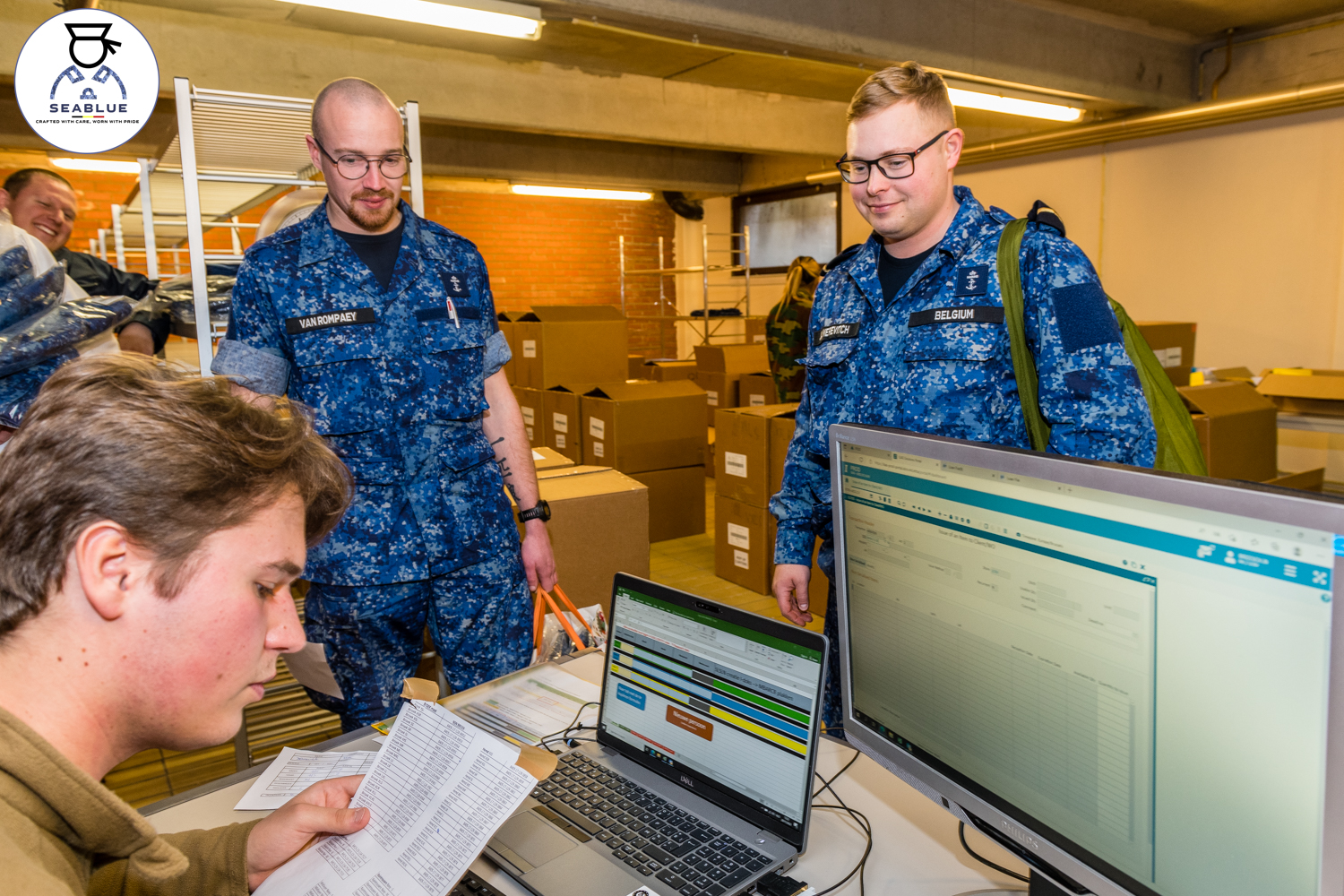 Les nouveaux uniformes arrivent au sein de la Défense belge – À l'Avant ...
